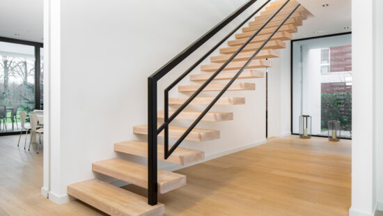 Holzart Hevea – fein strukturiertes Holz für Ihre Treppe - Treppenbau Voß