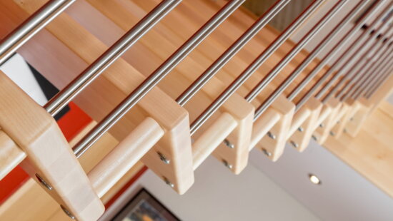 Holzart Hevea – fein strukturiertes Holz für Ihre Treppe - Treppenbau Voß