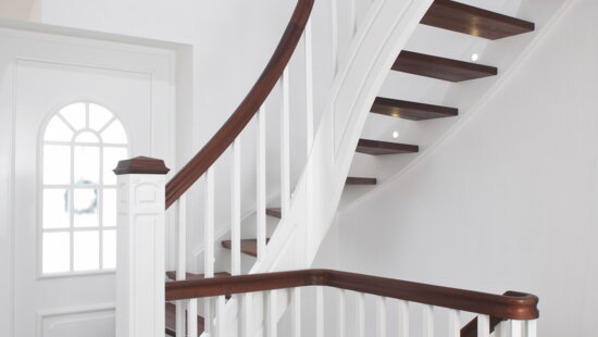 Holzart Hevea – fein strukturiertes Holz für Ihre Treppe - Treppenbau Voß