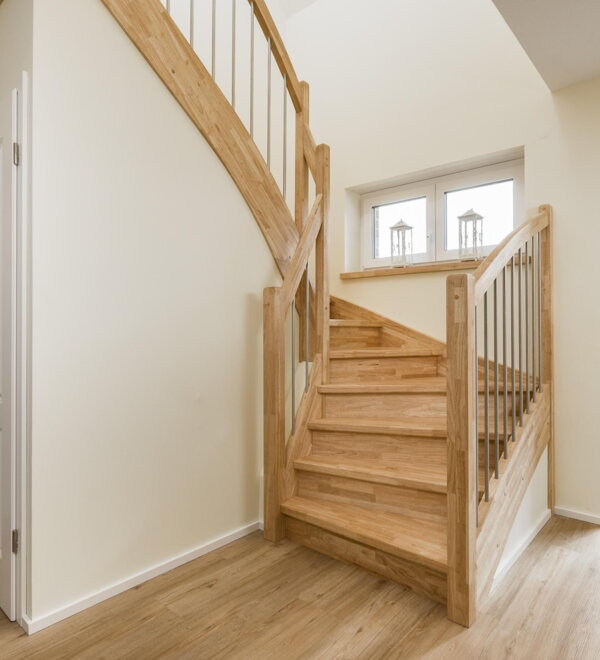 Holzart Hevea – fein strukturiertes Holz für Ihre Treppe - Treppenbau Voß