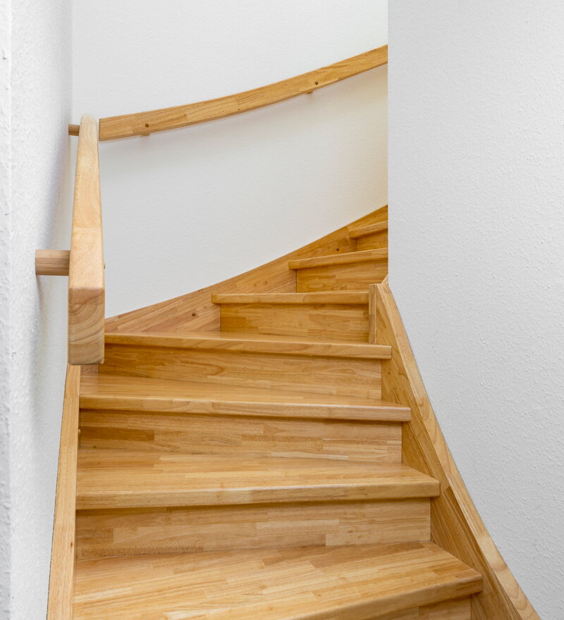 Holzart Hevea – fein strukturiertes Holz für Ihre Treppe - Treppenbau Voß