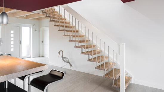 Holzart Hevea – fein strukturiertes Holz für Ihre Treppe - Treppenbau Voß